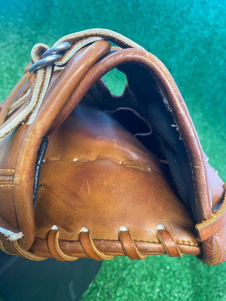 Wilson A2000 1883 12.5 (LHT) | SidelineSwap | Buy and Sell on SidelineSwap