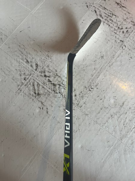 Warrior Alpha LX Pro Hockey Stick RH 65 Flex W03 Curve | SidelineSwap ...