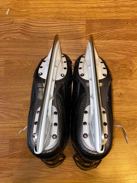 Used Bauer Regular Width Size 8 Supreme matrix Hockey Skates ...