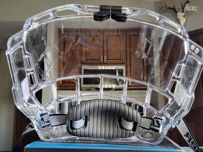 Bauer Concept 3 Full shield-Senior | SidelineSwap | Buy and Sell on ...