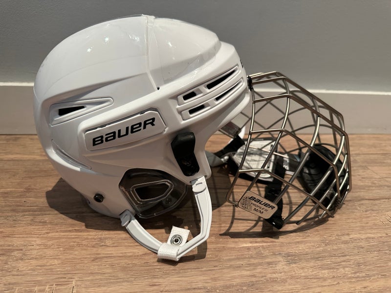 New Medium White Bauer Re-Akt 75 Helmet combo with face mask HECC 11 ...