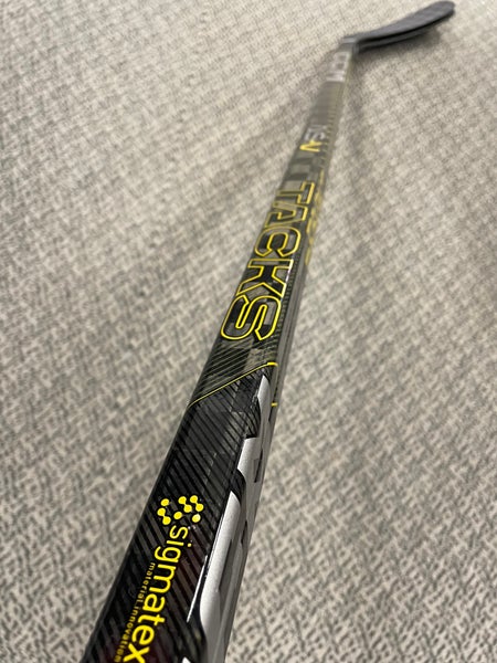 2-PACK CCM ASV 55 flex P29 curve right hand sticks | SidelineSwap | Buy ...