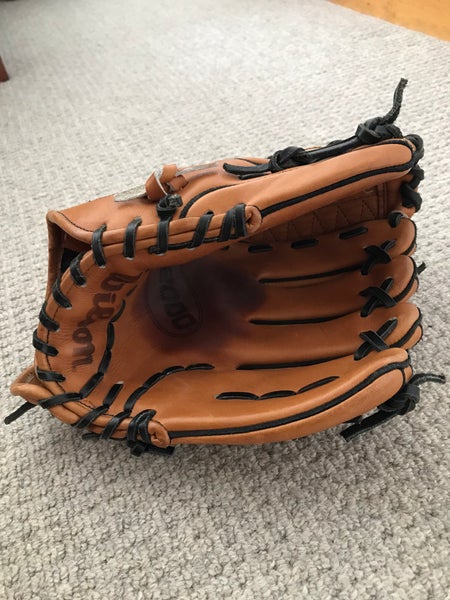 Wilson A2000 L Baseball Glove Made In Japan 11.75 | SidelineSwap | Buy ...