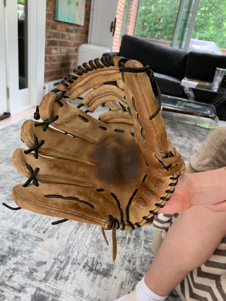 Used Left Hand Throw 12.75" A2000 Baseball Glove | SidelineSwap | Buy ...