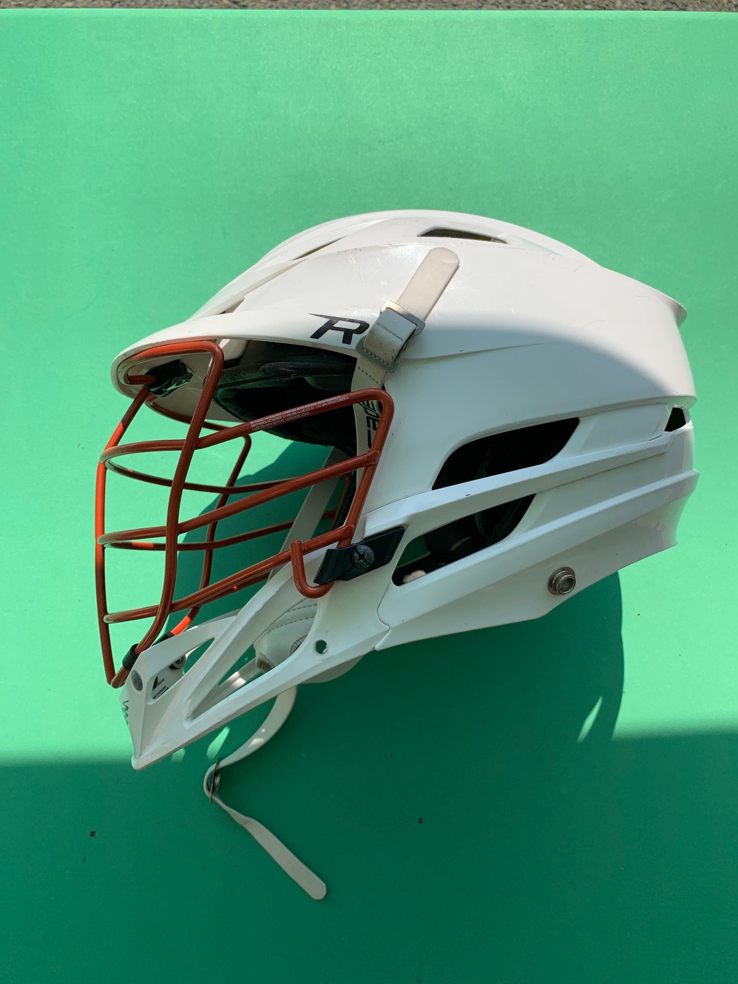 Used Cascade R Lacrosse Helmet | SidelineSwap