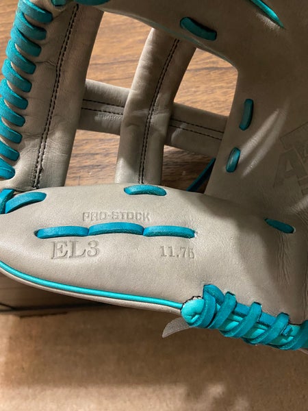 Custom Wilson A2000 EL3 11.75 | SidelineSwap | Buy and Sell on SidelineSwap