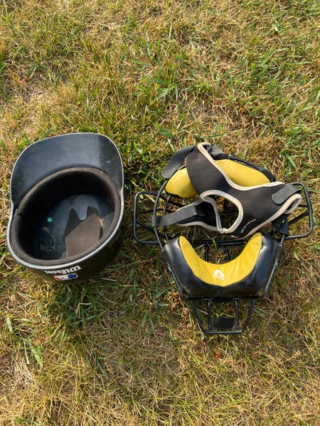 Under armour catchers mask with Wilson skull cap | SidelineSwap | Buy ...