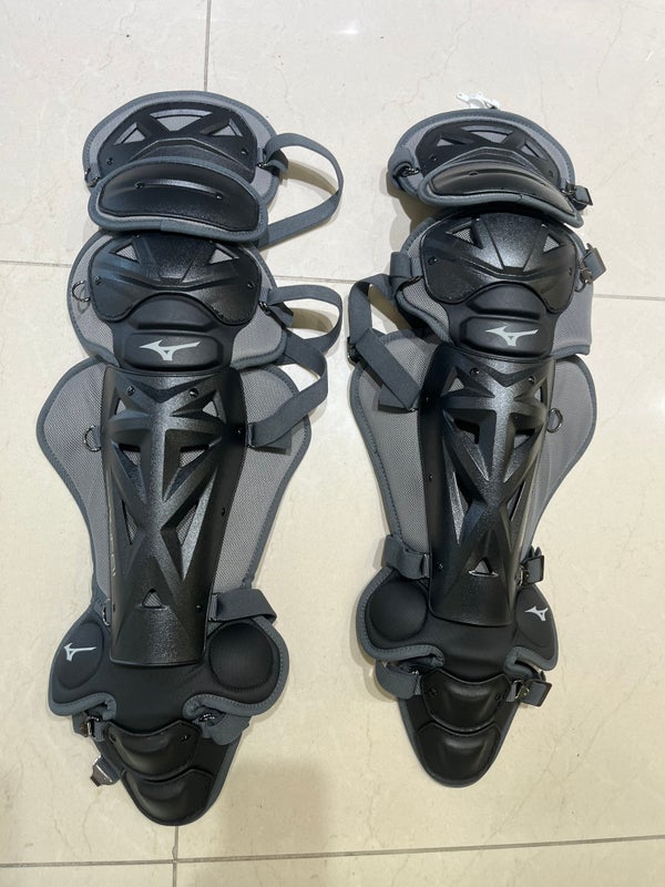 New Mizuno Samurai 165” Blackroyal Baseball Leg Guards Sidelineswap