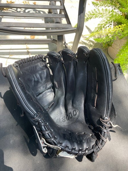 2021 Right Hand Throw 12.5" A2000 Baseball Glove | SidelineSwap | Buy ...
