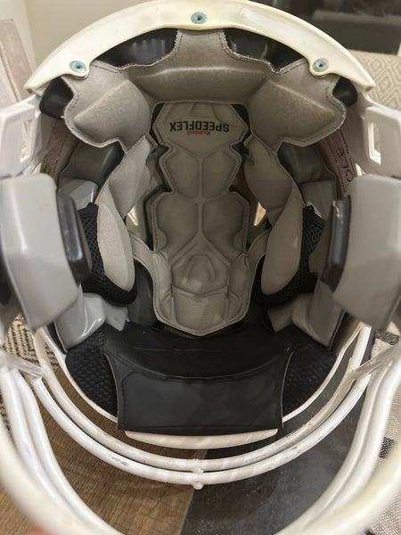 Adult Medium Riddell SpeedFlex Helmet | SidelineSwap | Buy and Sell on ...
