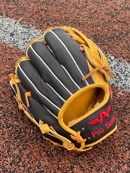 New Right Hand Throw Infield Baseball Glove 12" | SidelineSwap | Buy ...