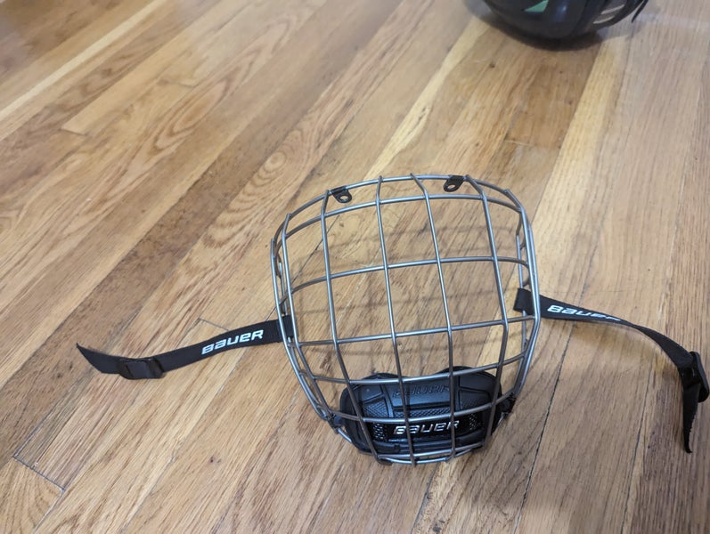 Bauer Hyperlite Helmet w cage | SidelineSwap | Buy and Sell on SidelineSwap