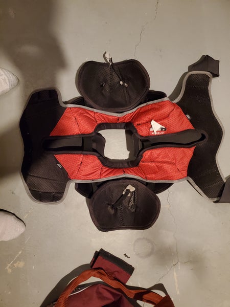 Used Medium CCM JetSpeed FT390 Shoulder Pads | SidelineSwap | Buy and ...