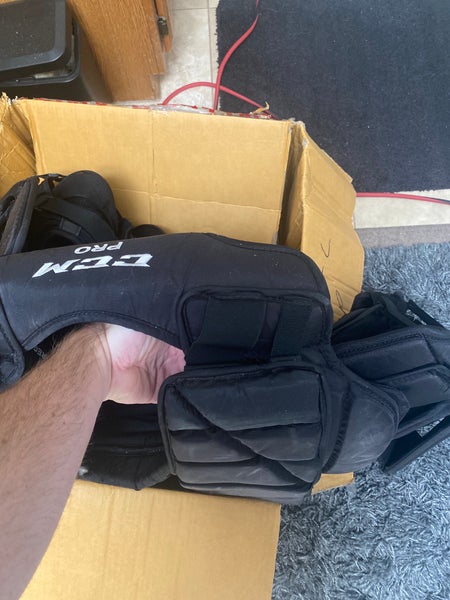 CCM AB18 Pro Goalie Chest Protector Fit 2 | SidelineSwap | Buy and Sell ...