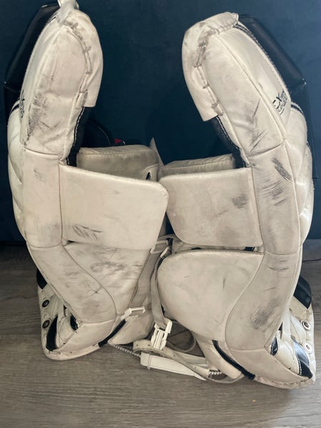 24" CCM Extreme Flex 400 Goalie Leg Pads | SidelineSwap | Buy and Sell ...