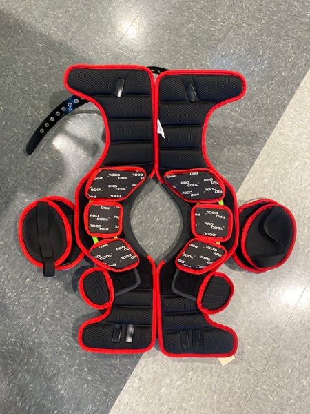 TAG ALT Hex-Tec Shoulder Pads | Medium 17"-18" | SidelineSwap | Buy and ...