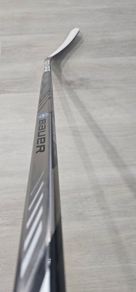 Intermediate Used Right Handed Bauer Vapor FlyLite Hockey Stick P14 ...