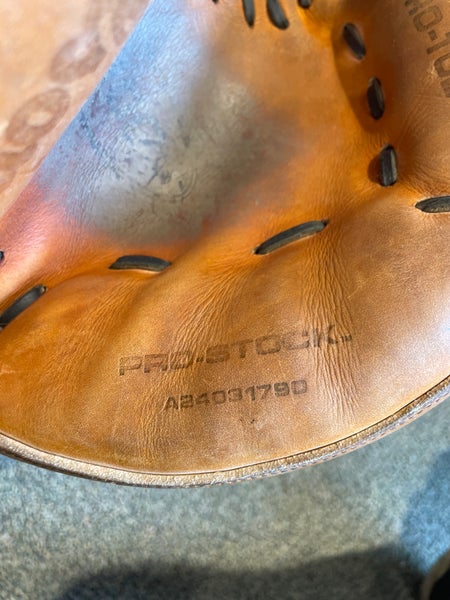 Used Wilson A2000 Super Skin Catchers Mitt 34" | SidelineSwap | Buy and ...