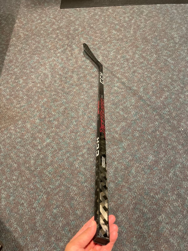 New Left Hand Mako M5 Hockey Stick | SidelineSwap