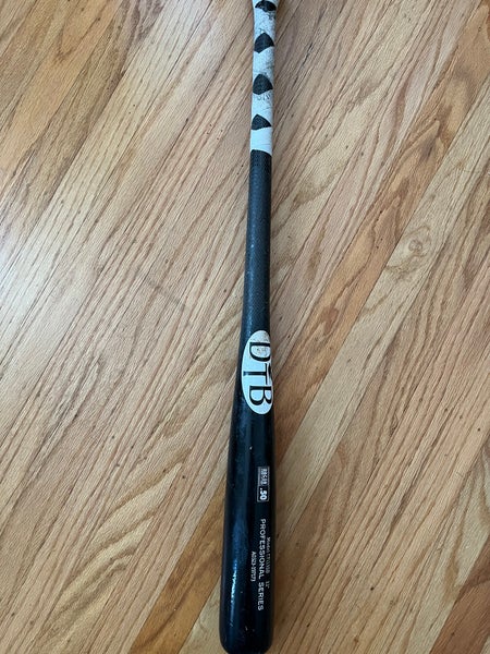 Dove Tail Carbon Fiber Reinforced Maple (-3) 29 oz 32" CFi13SD Bat | SidelineSwap | Buy and Sell ...