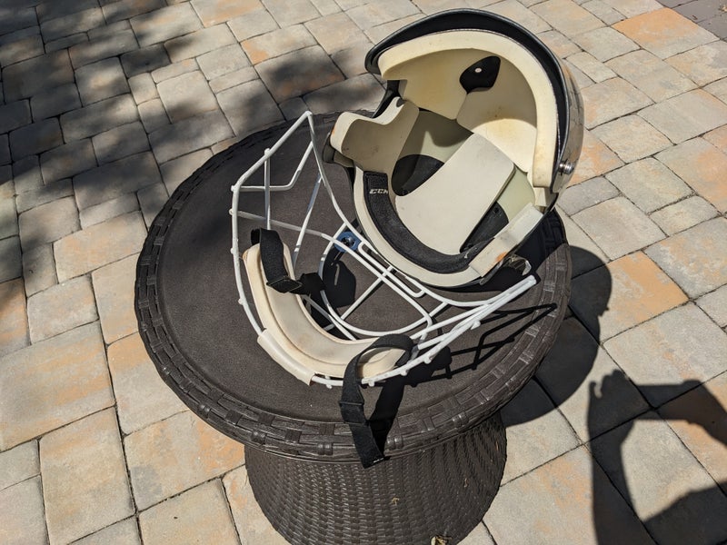Rey Goalie Helmet/Cage. Hasek model, with Tretyak Cage | SidelineSwap ...