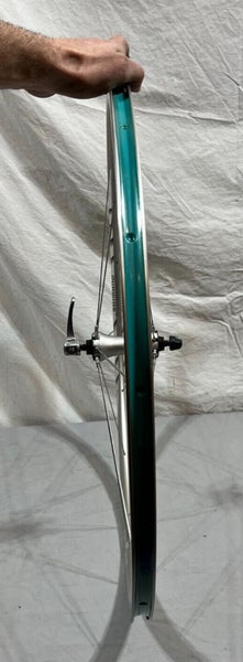 Shimano WH-R550 9-Speed 20/16-Bladed Spoke Silver Aluminum 700C Road ...