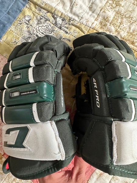 Ccm 4R Pro gloves | SidelineSwap | Buy and Sell on SidelineSwap