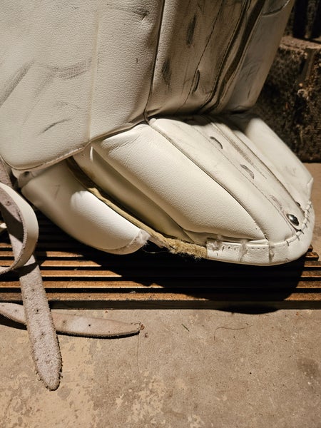 Used 34" +2 Koho 589 Goalie Leg Pads | SidelineSwap | Buy and Sell on ...