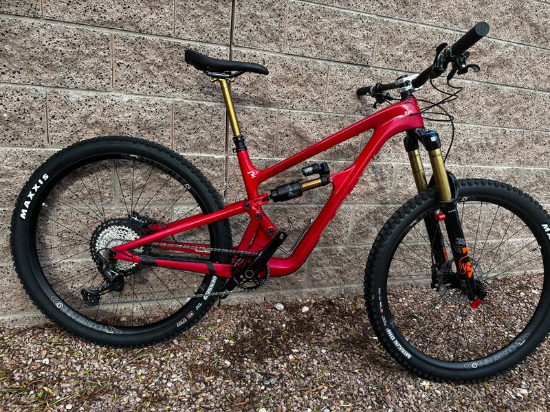 NEW 2023 - Revel Rail29 Carbon enduro bike size medium - industry Nine ...