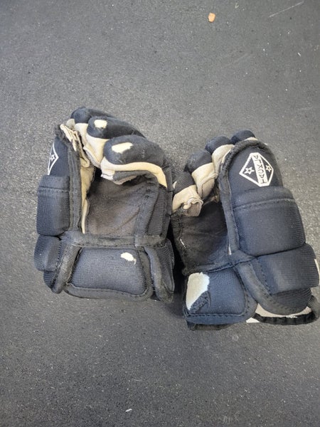 Used Air Tackla 5000 9" Hockey Gloves | SidelineSwap | Buy and Sell on ...