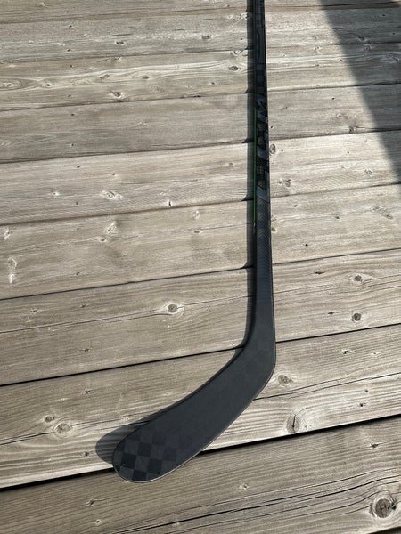 CCM Trigger 6 Pro Hockey Stick - Intermediate 55 P28 Right ...