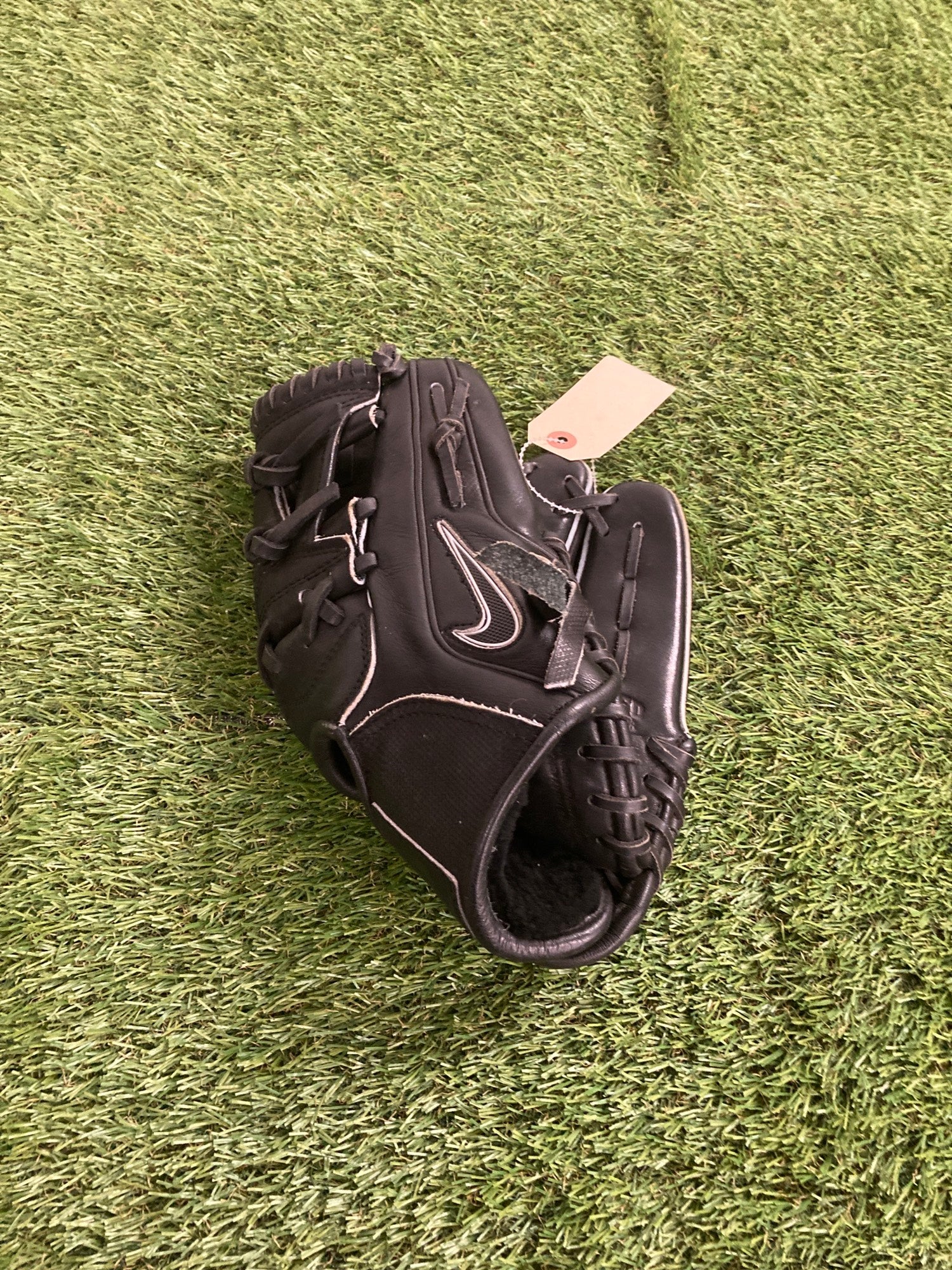 Used Nike N1 Elite Right Hand Throw Infield Baseball Glove 11.25 SidelineSwap Buy and Sell on SidelineSwap