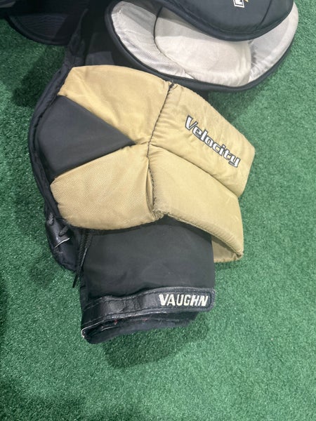 Used Large Vaughn Velocity V2 7000 Goalie Chest Protector ...