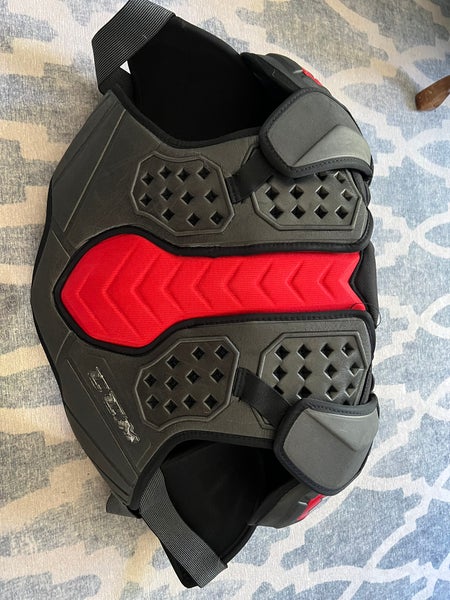 CCM Quicklite QLT Senior Large Shoulder Pad | SidelineSwap | Buy and ...