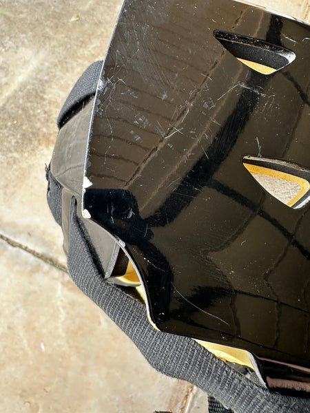 Itech Profile 4601L Goalie Mask | SidelineSwap | Buy and Sell on ...