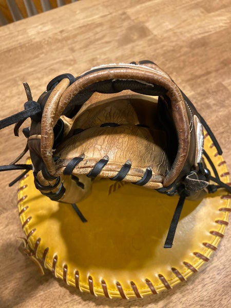 Restored Wilson Right Hand Throw Infield A2000 1786 Baseball Glove 11.5 ...