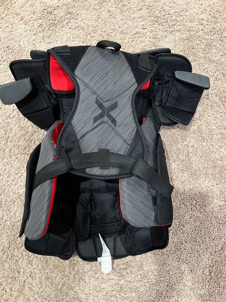 Used For Two Weeks Medium Bauer Hyperlite 2 Goalie Chest Piece ...