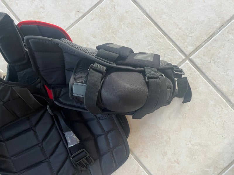 Used Small / Medium CCM Extreme Flex E2.5 Goalie Chest Protector ...