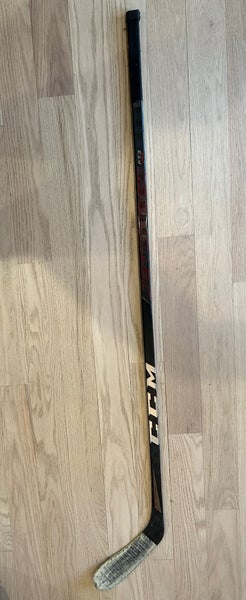 Intermediate Used Right Handed CCM JetSpeed FT3 Pro Hockey Stick P29 ...
