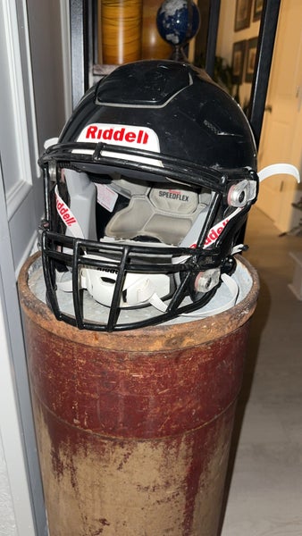 Riddle football helmet for football | SidelineSwap | Buy and Sell on ...
