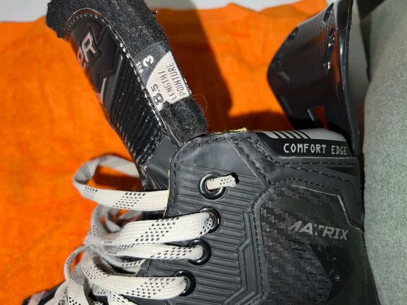Used Bauer Extra Wide Width 8.5 Supreme Matrix Hockey Skates ...