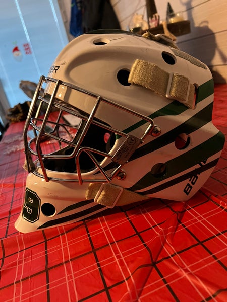 Junior Bauer 930 Goalie Mask | SidelineSwap | Buy and Sell on SidelineSwap