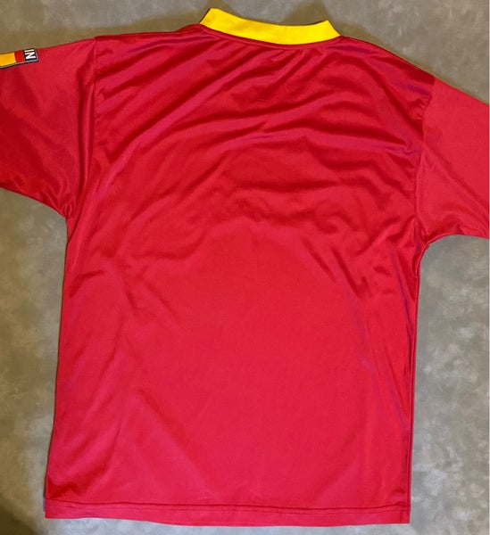 Umbro Soccer - Spain Jersey - Youth Large | SidelineSwap | Buy and Sell ...