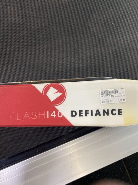 Used Defiance Flash 140 Cm Boys' Downhill Ski Combo | SidelineSwap ...