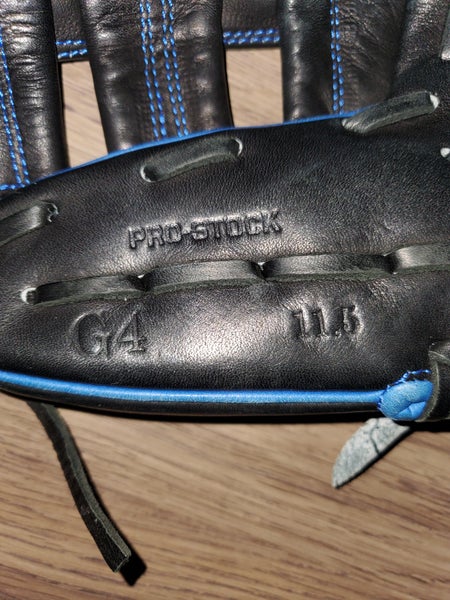 Wilson A2000 G4 | SidelineSwap | Buy and Sell on SidelineSwap