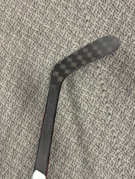 CCM Blue Jetspeed FT6 Pro 70 Flex P28 curve right hand stick ...