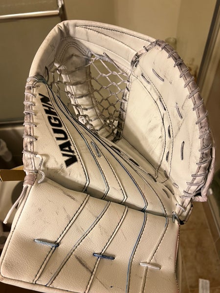 Vaugh ventus slr2 pro glove | SidelineSwap | Buy and Sell on SidelineSwap
