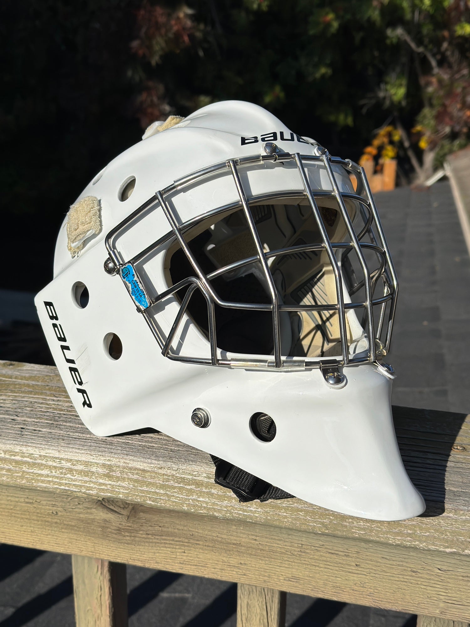 Like New! Bauer 960 Goalie Mask | SidelineSwap