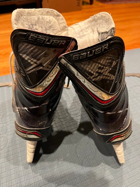 Used Bauer Regular Width 8 Vapor X900 Hockey Skates And Extra Set Of ...
