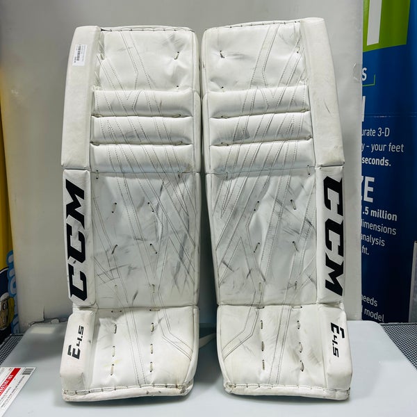 33 Ccm Extreme Flex E4 5 Goalie Leg Pads Sidelineswap Buy And Sell
